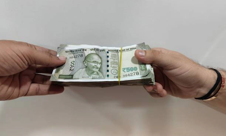 Bengaluru public prosecutor caught accepting Rs 5,000 bribe | Udayavani ...