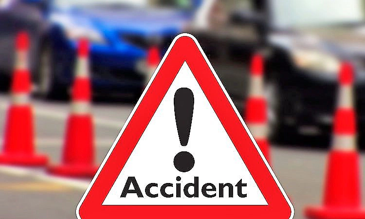 Woman waiting for bus dies after car collision in Shankaranarayana ...