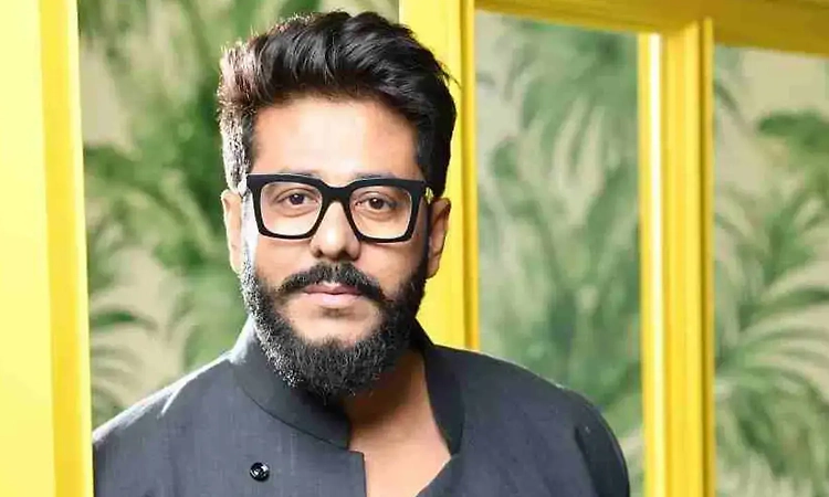 Bengal: Filmmaker Raj Chakraborty announces decision to quit politics ...