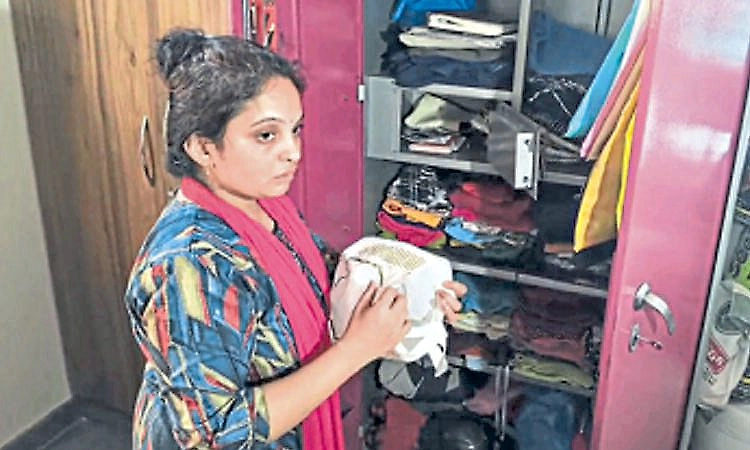 Painters flee after stealing gold jewellery worth Rs 25 lakh from house ...