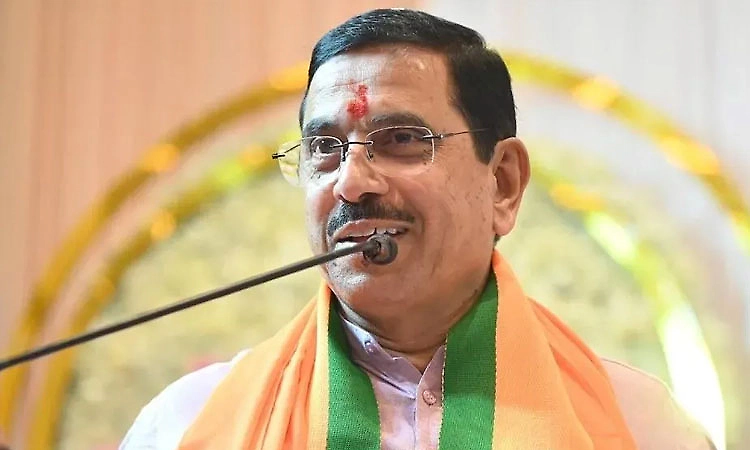 The way Rahul treated Siddaramaiah is not right: Union Minister Pralhad ...