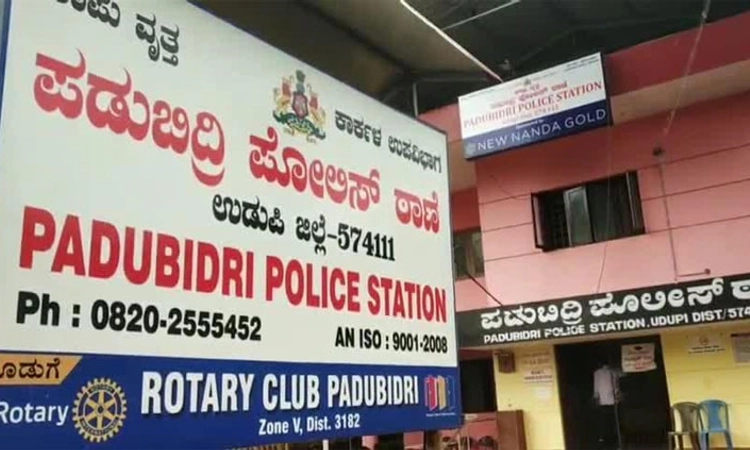 Padubidri; ಅಕ್ರಮ ಮರಳು ಸಹಿತ ಟಿಪ್ಪರ್‌ ವಶ | Udayavani - Latest Kannada ...